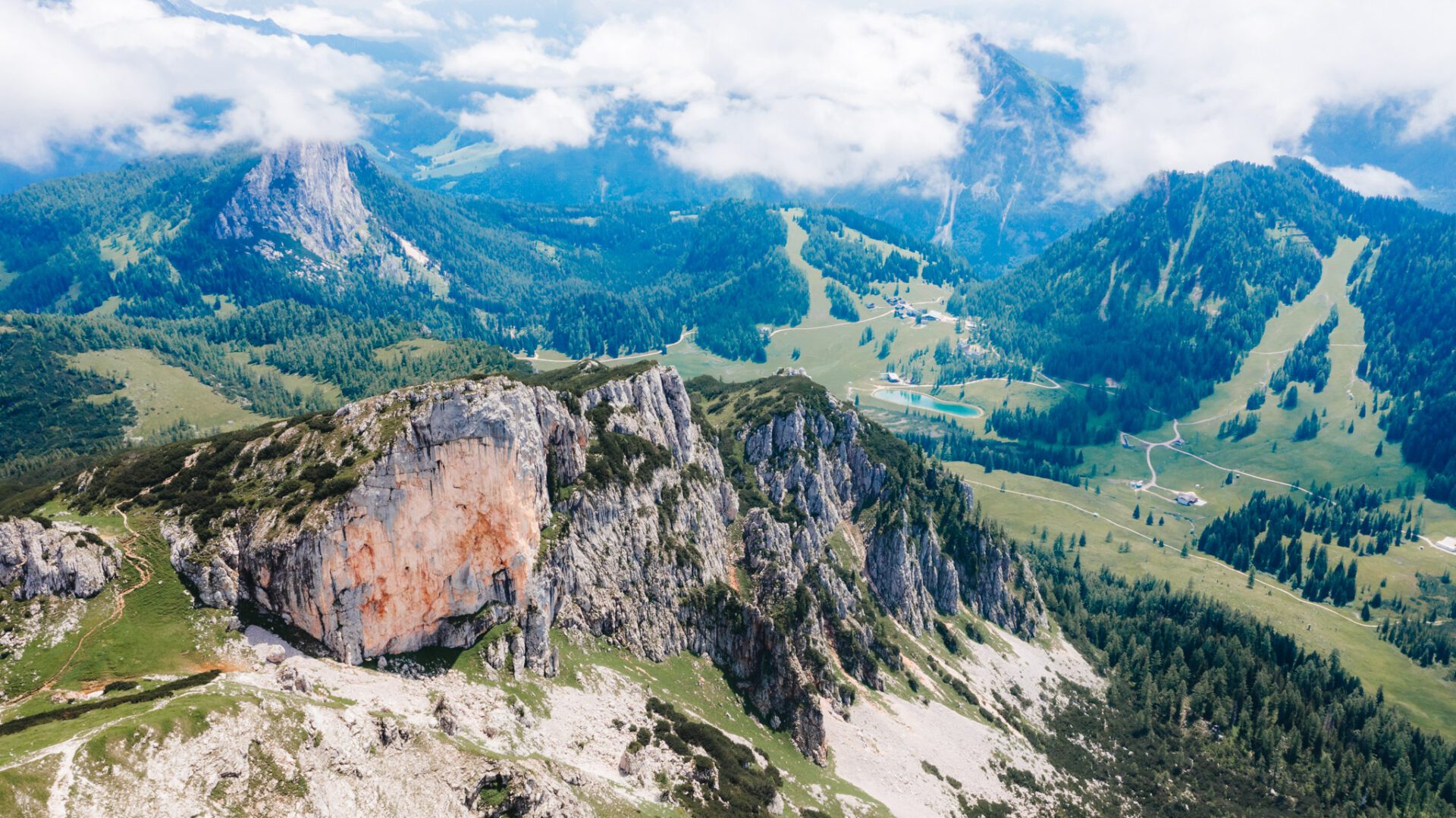 De mooiste wandeling van Pyhrn Priel maak je langs de Rote Wand